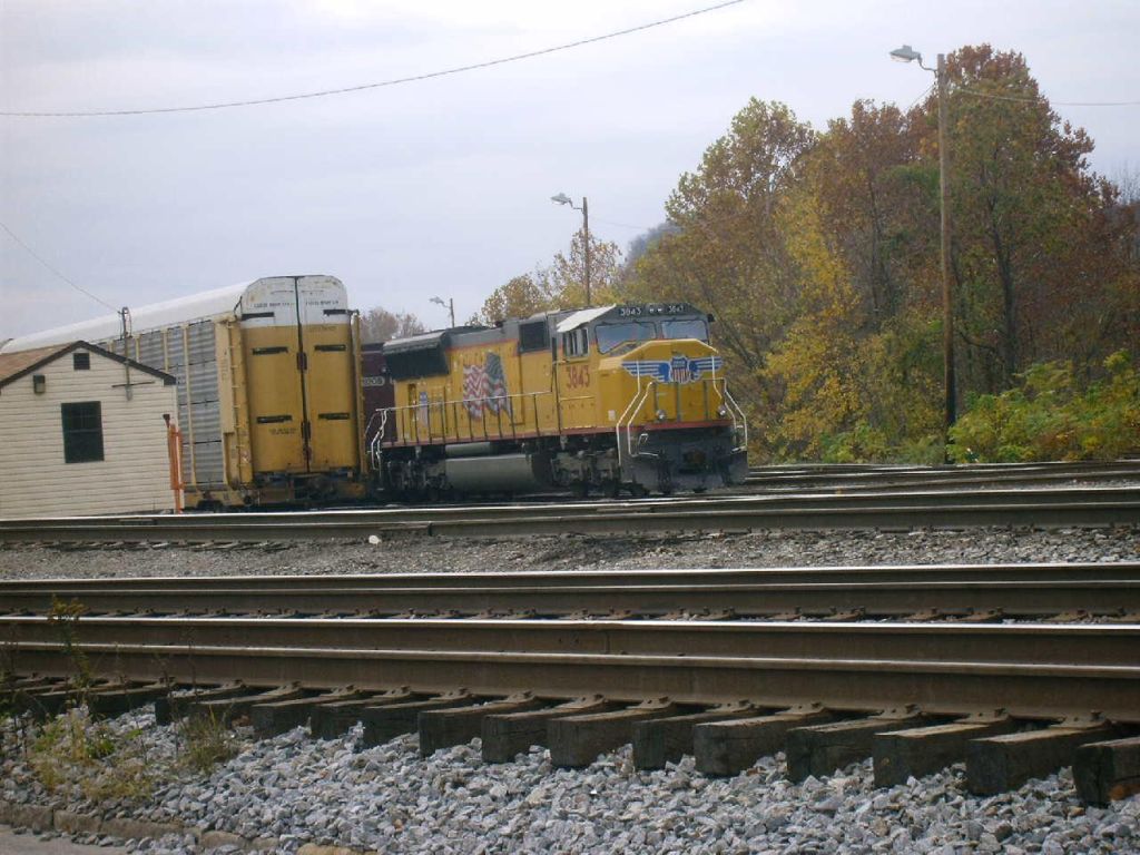 UP 3843 SD70M 02/05/2005